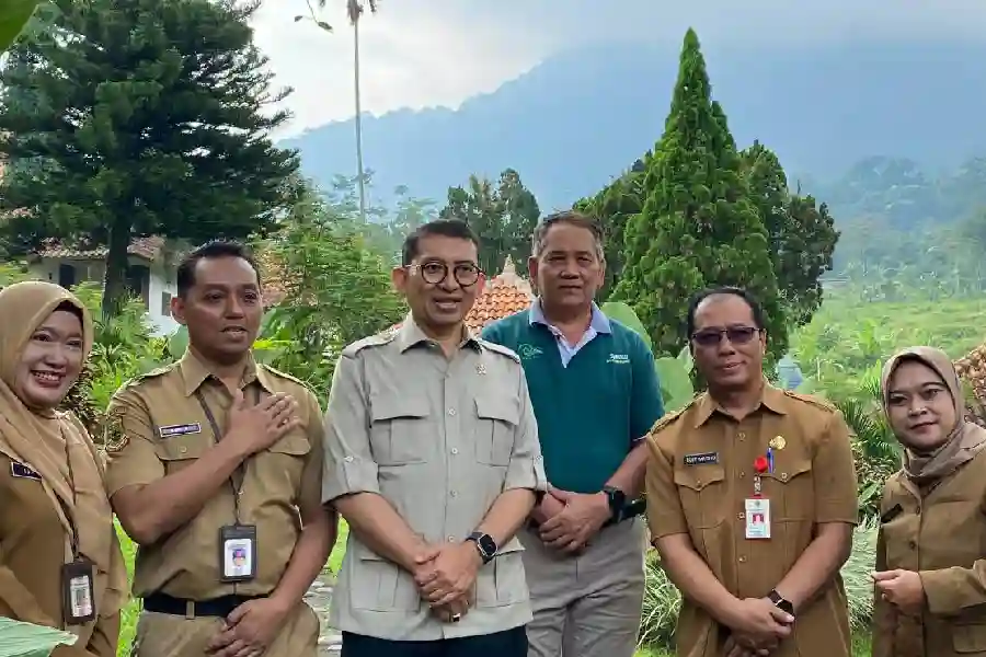 Menteri Fadli Zon Kunjungi PPLH Seloliman: Dukung Pelestarian Budaya ...